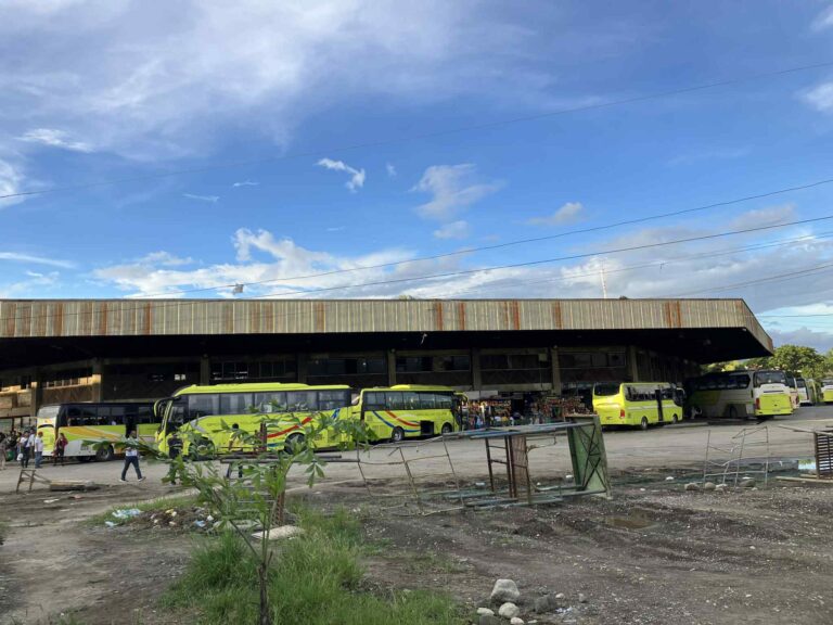 【2025年最新】ミンダナオ島ブトゥアン〜ダバオの長距離バス移動ガイド｜所要時間・料金・失敗談あり | 東南アジア交通図鑑｜Asia ...