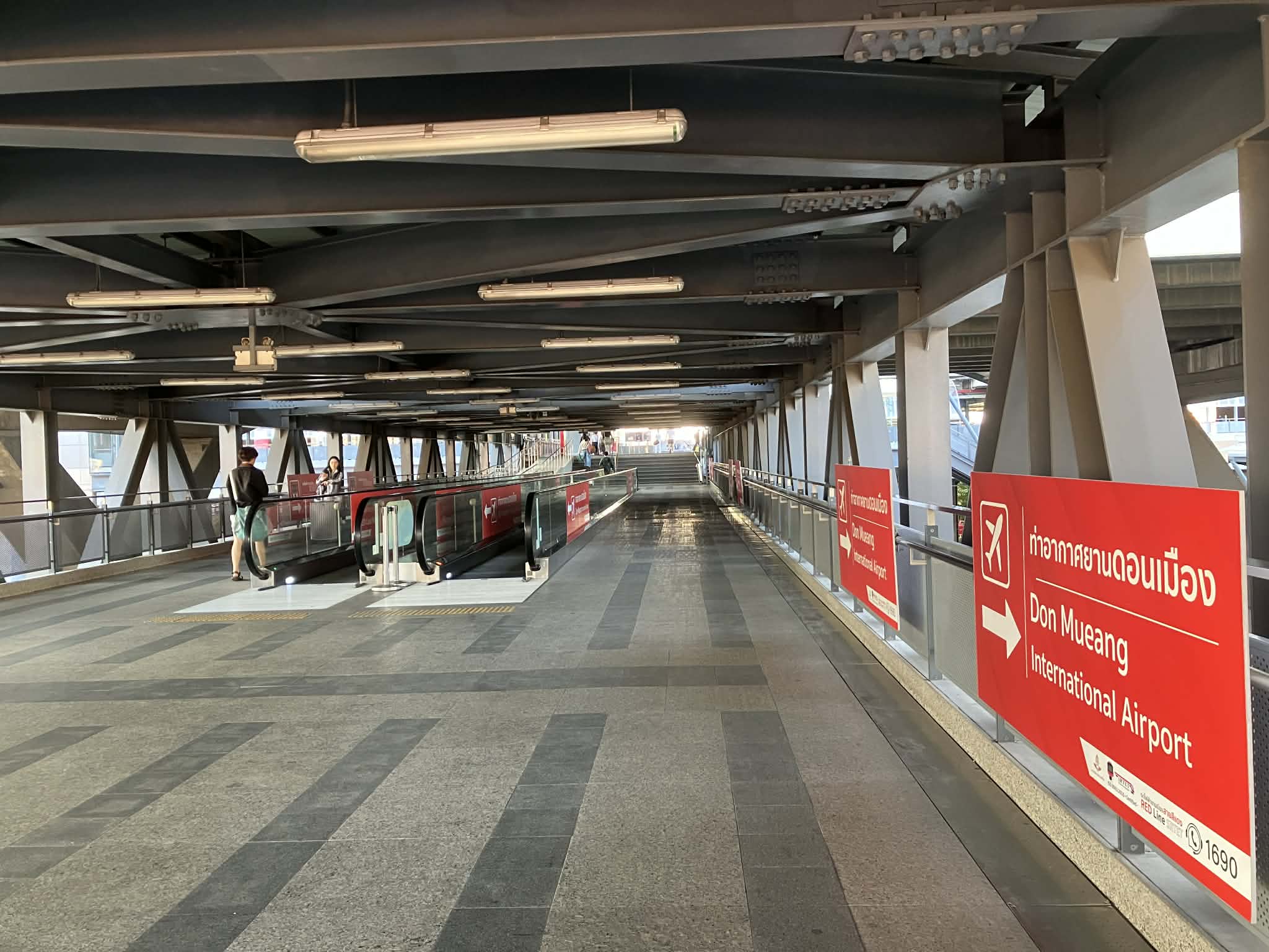 【2026年最新】ドンムアン空港から市内アクセス｜バスA1〜A4・レッドライン実体験